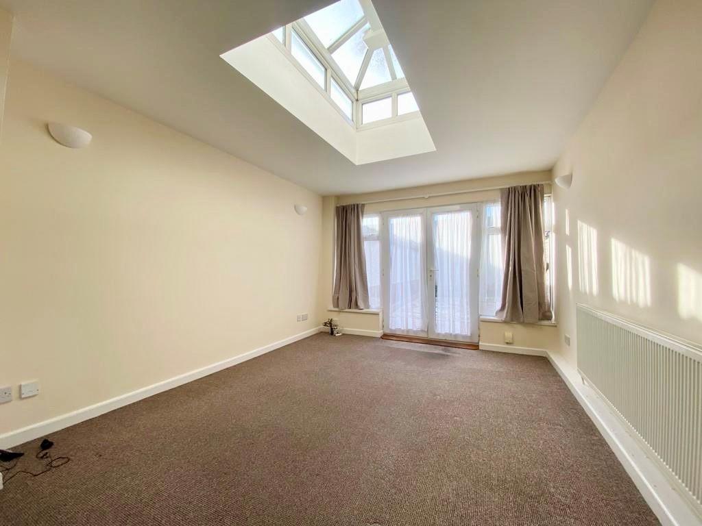 Powerscourt Road 1 bed apartment - £825 pcm (£190 pw)