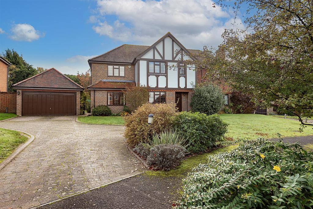 Hammonds Hill, Harpenden 5 bed detached house for sale - £2,250,000