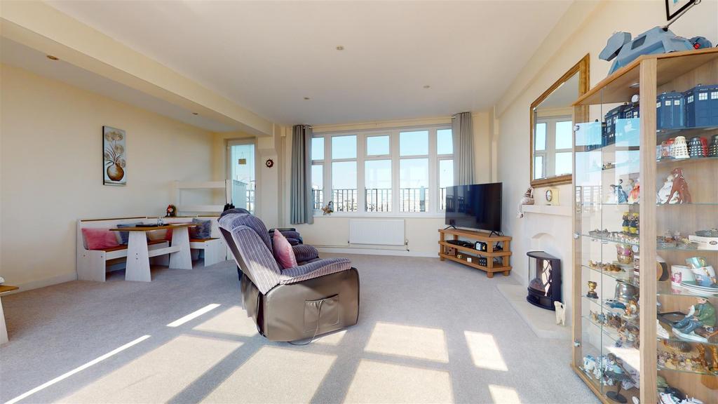 Maritime House, Southwell, Portland 2 bed apartment - £170,000