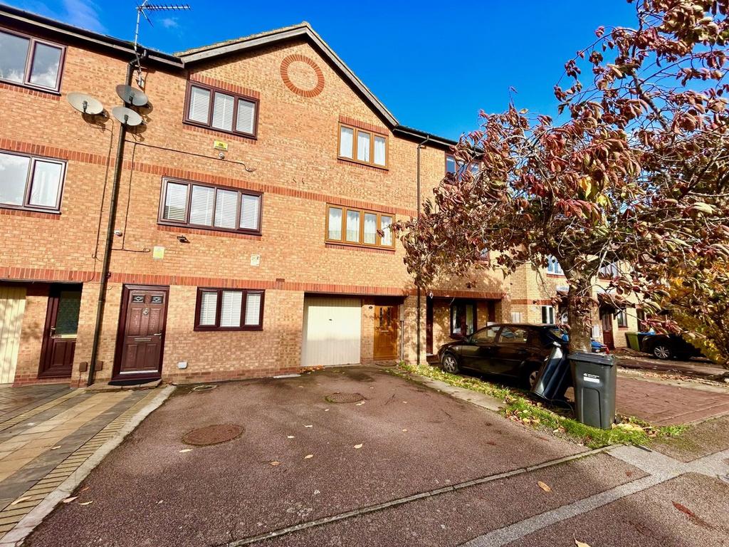 Chetwode Avenue, Monkston, Milton... 3 bed terraced house for sale - £ ...