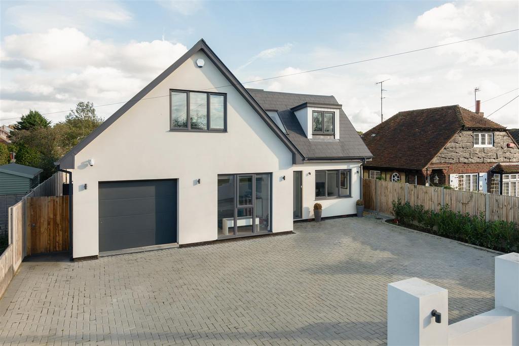 South Street, Whitstable 3 bed detached house for sale - £675,000