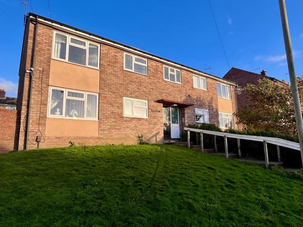 Viewfield Crescent, Dudley 1 bed flat - £625 pcm (£144 pw)