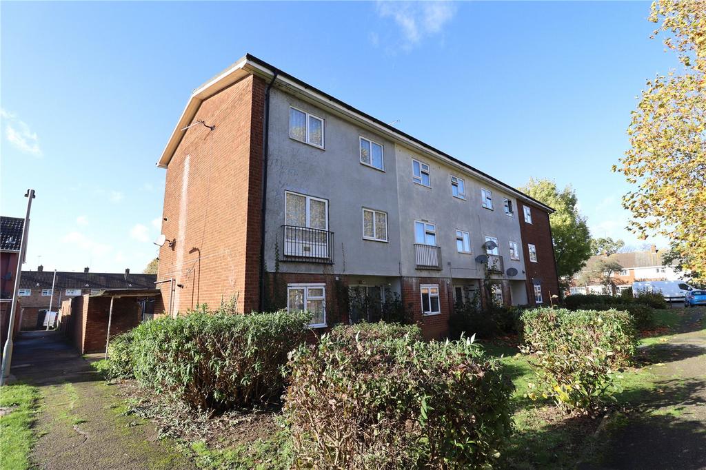 Clopton Green, Basildon, Essex, SS14 2 bed maisonette for sale - £190,000