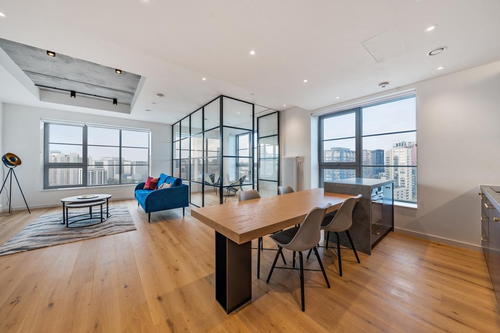 Goodluck Hope Walk London E14 2 bed flat - £750,000