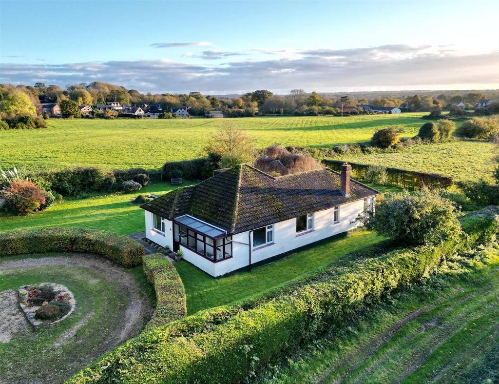 Whiteparish, Salisbury, Wiltshire, SP5 3 bed detached house - £600,000