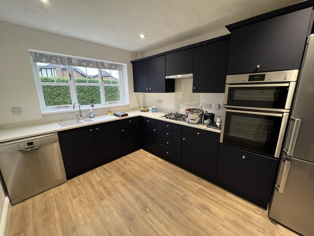 Innings Lane, Warfield, RG42 4 bed detached house - £2,500 pcm (£577 pw)