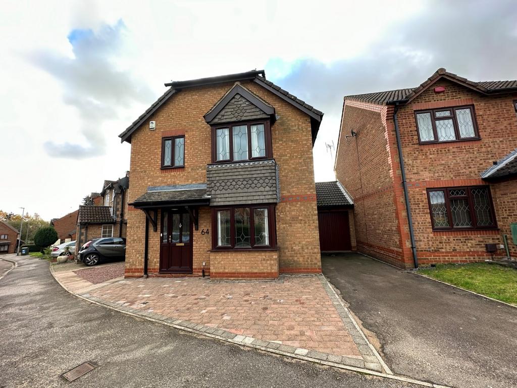 Malthouse Green, Luton, Bedfordshire... 4 bed detached house - £1,900 ...