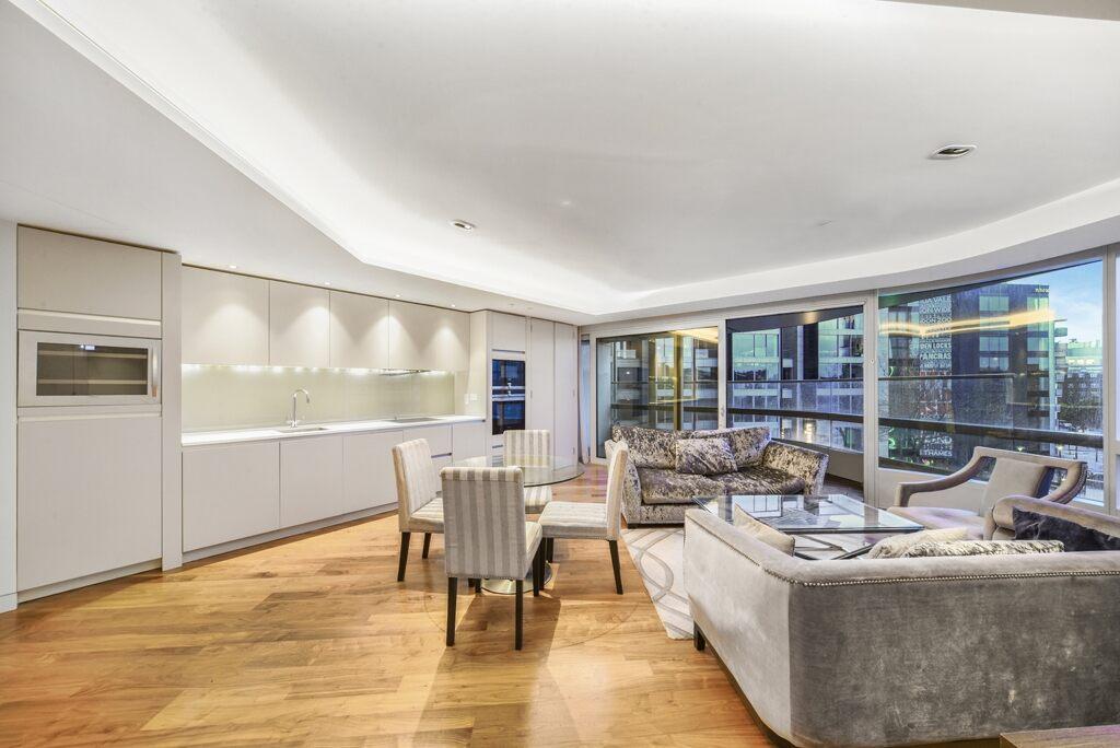City Road London EC1V 2 bed apartment - £3,987 pcm (£920 pw)