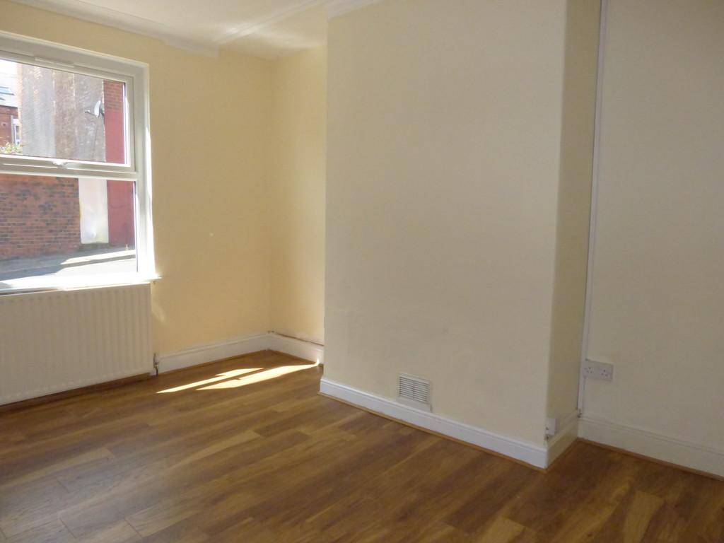 Woodview Street Leeds Ls11 2 Bed Terraced House £690 Pcm £159 Pw