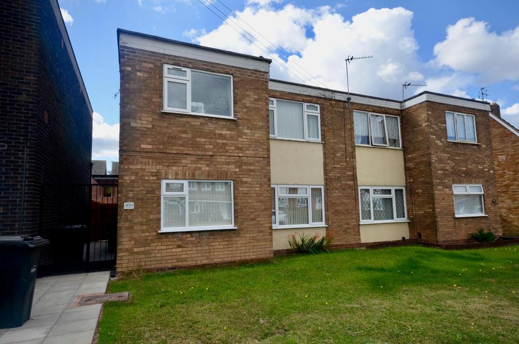 Russells Hall Road, Dudley 2 bed flat - £800 pcm (£185 pw)