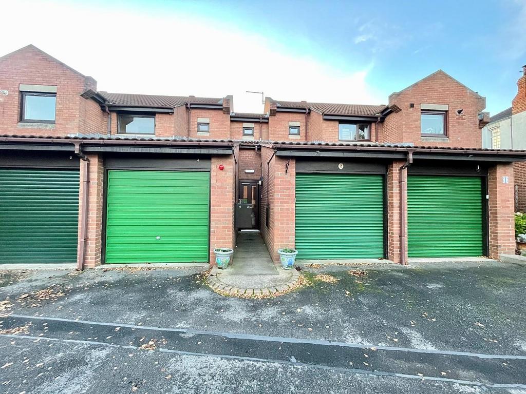 Wimbledon Court, Linthorpe, Middlesbrough 2 bed flat for sale - £68,250