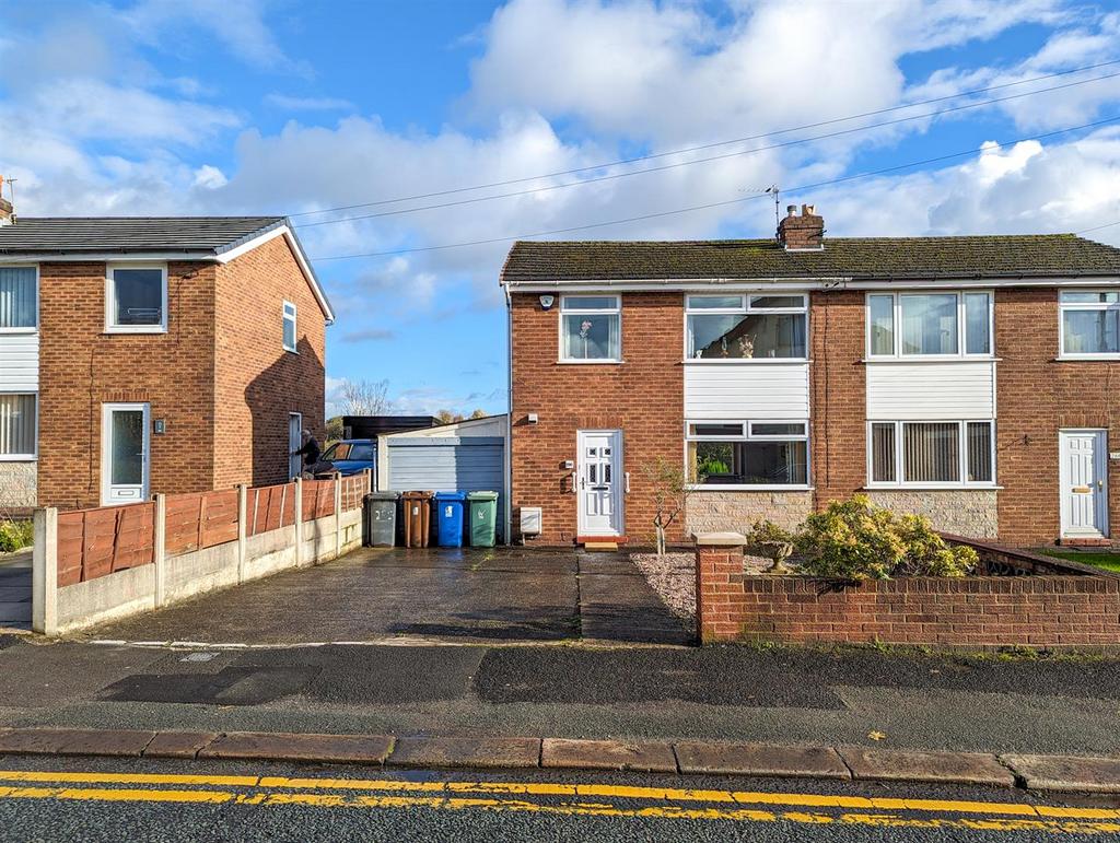 Westleigh Lane, Leigh 3 bed semi-detached house - £169,950