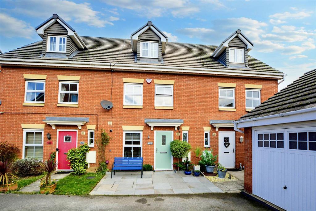 Blyth Court, Castle Donington 3 bed terraced house - £275,000