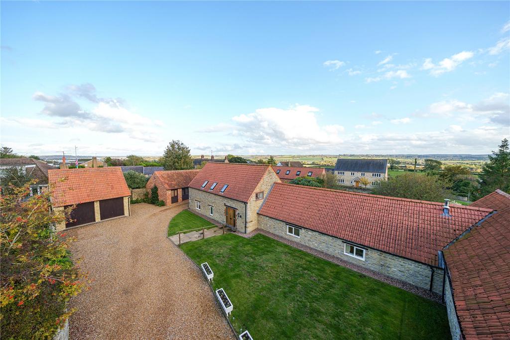 Top Farm Lane, Great Doddington, Northamptonshire, NN29 4 bed semi ...