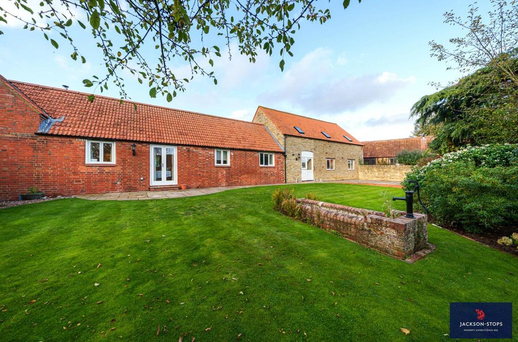 Top Farm Lane, Great Doddington, Northamptonshire, NN29 4 bed semi ...