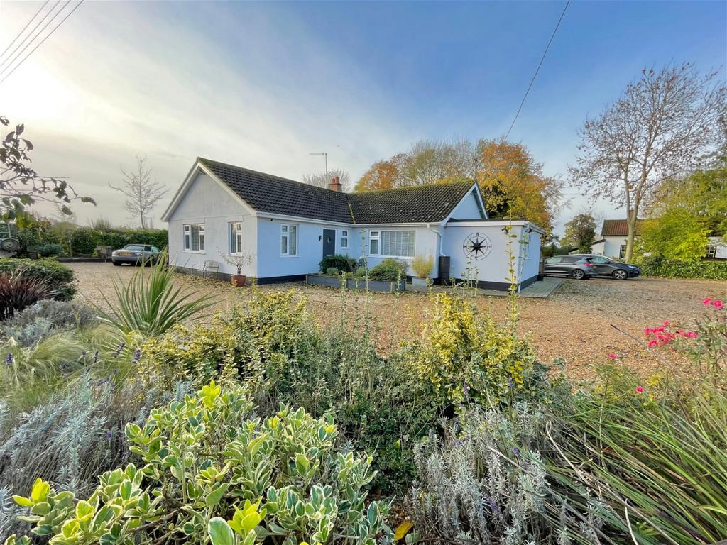 Stalland Lane, Deopham 4 bed detached bungalow for sale - £575,000