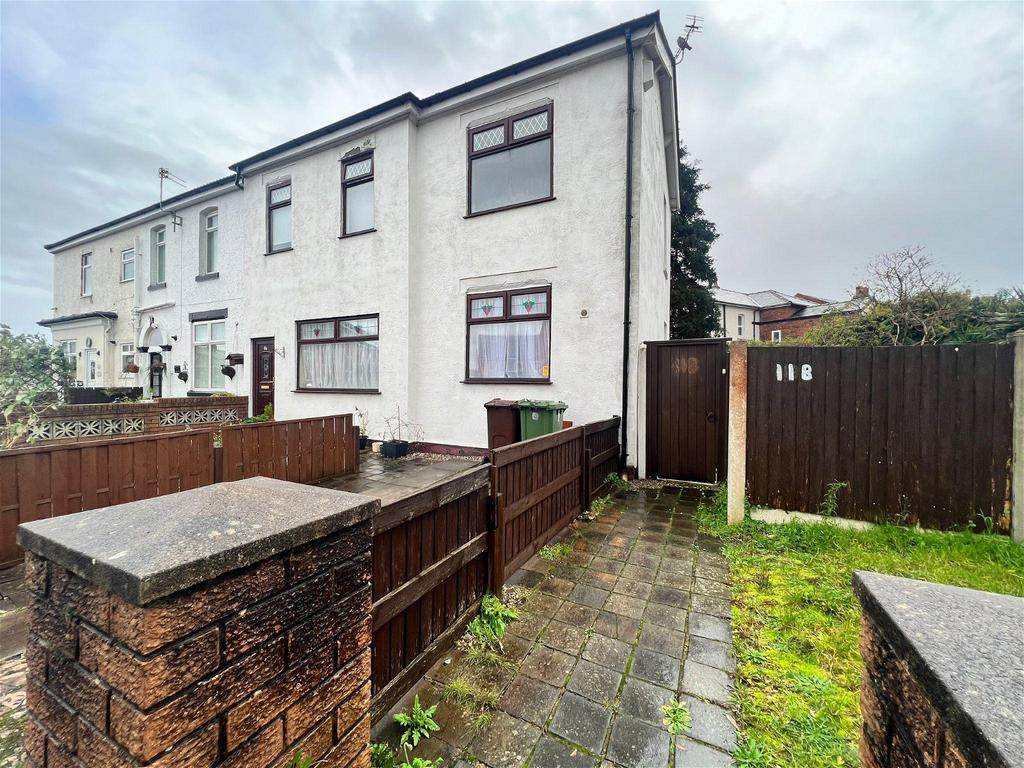 Everton Road PR8 4BT 1 bed flat - £700 pcm (£162 pw)