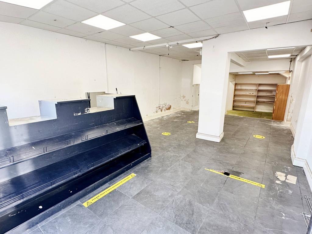 High Road, London NW10 Shop - £2,083 pcm (£481 pw)