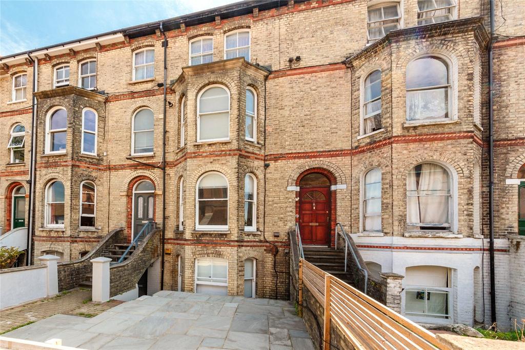 Brighton, East Sussex BN2 6 bed terraced house - £4,160 pcm (£960 pw)