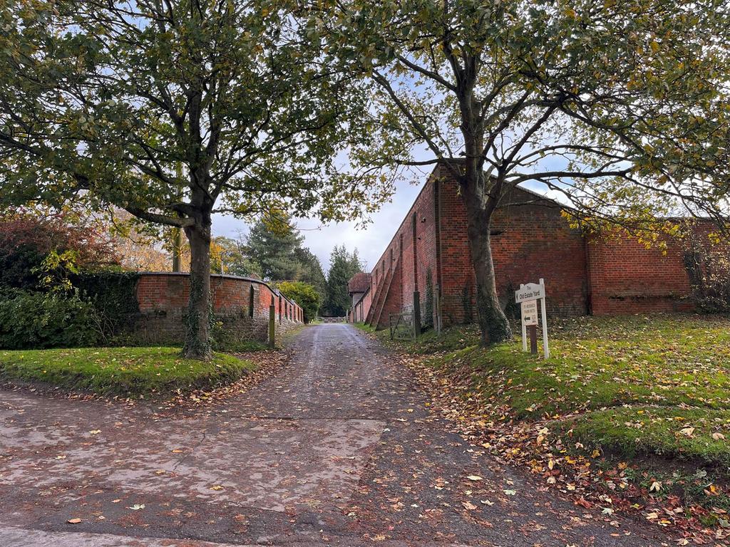High Street, East Hendred, Wantage, OX12 Property - £1,000 pcm (£231 pw)