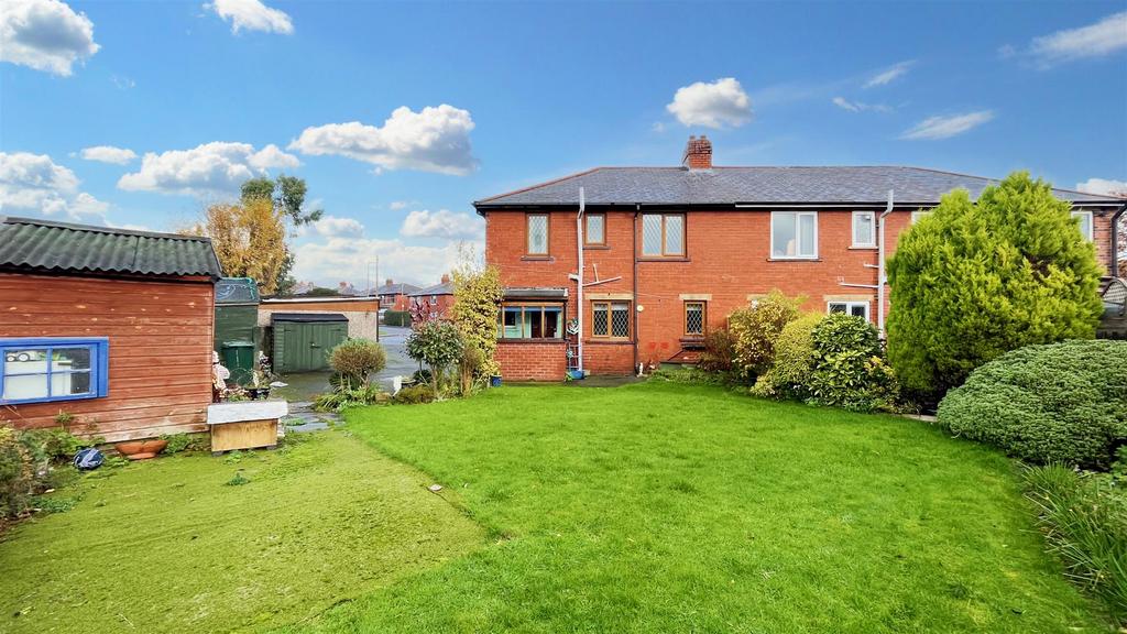 Sunnymead, Scissett, Huddersfield, HD8 9JA 4 bed semi-detached house ...