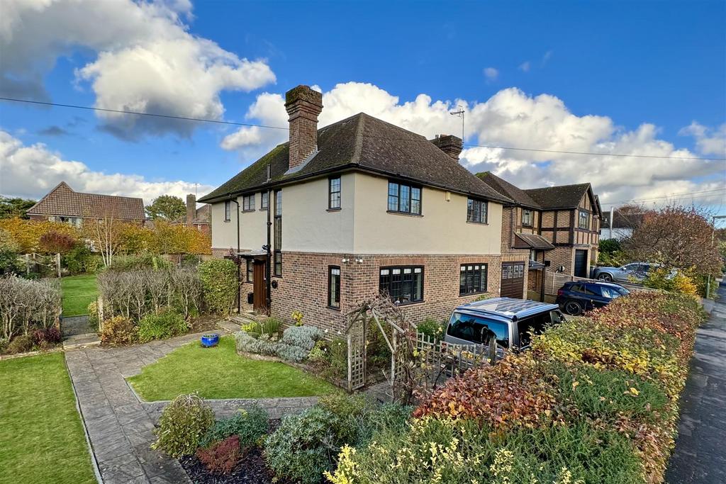 Busbridge - Virtual Tour Available On... 4 bed detached house - £1,300,000