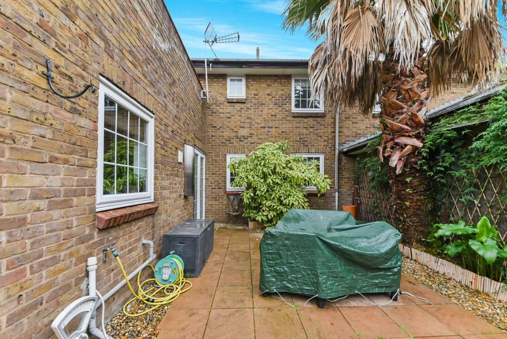 Garnet Street, Wapping, E1W 3 bed terraced house - £880,000