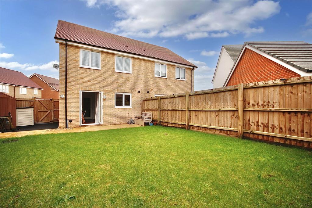 Gipping View Road, Sproughton, Ipswich, Suffolk, IP8 3 bed semi ...