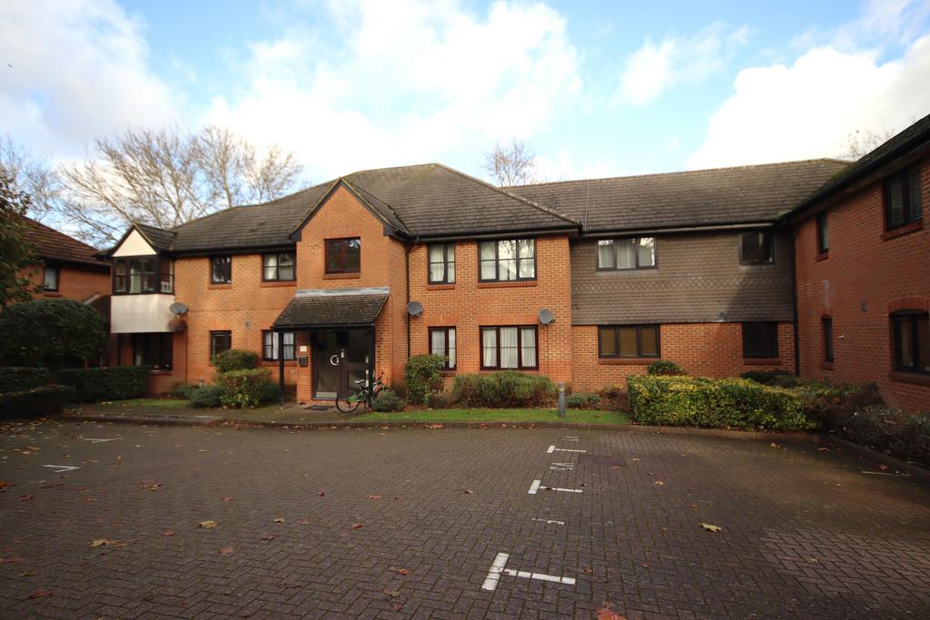 St Marks Area, Maidenhead 1 bed apartment - £205,000