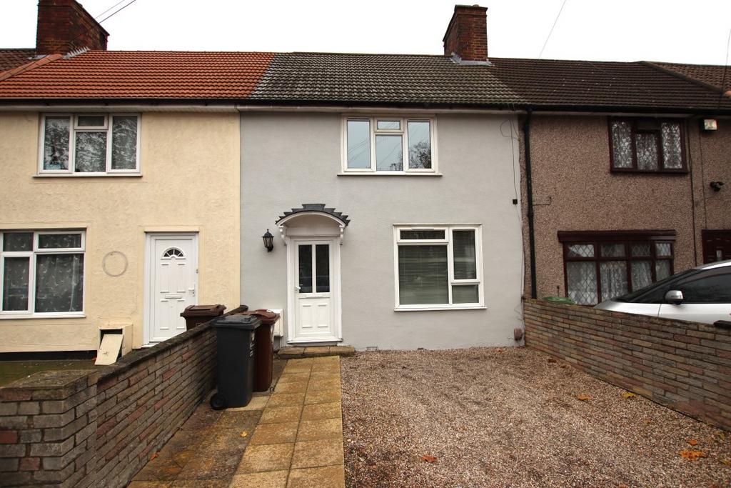Wood Lane, Dagenham RM10 3 bed terraced house - £1,950 pcm (£450 pw)