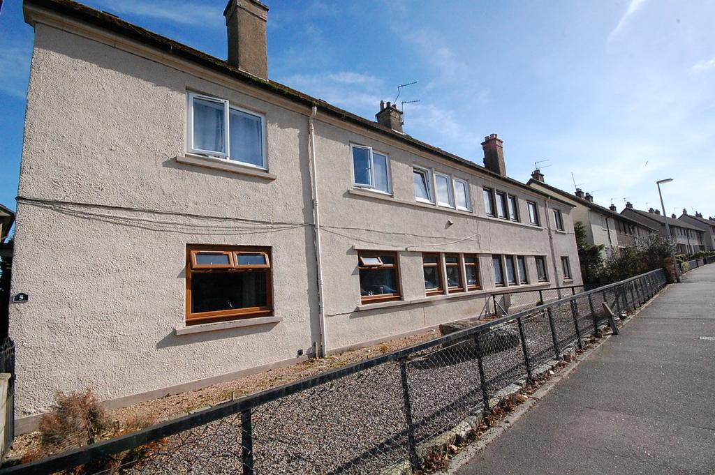 Aboyne Road, Ground Floor Flat... 3 bed flat - £895 pcm (£207 pw)