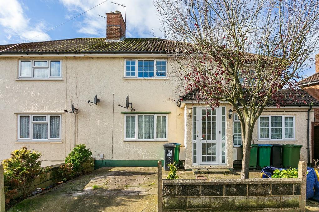Hemming Way, Watford, Hertfordshire... 2 bed maisonette - £1,450 pcm (£ ...