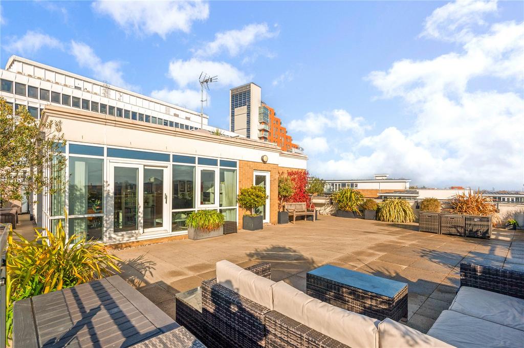 Brewhouse Lane, Putney, London, SW15 3 bed penthouse for sale - £1,350,000