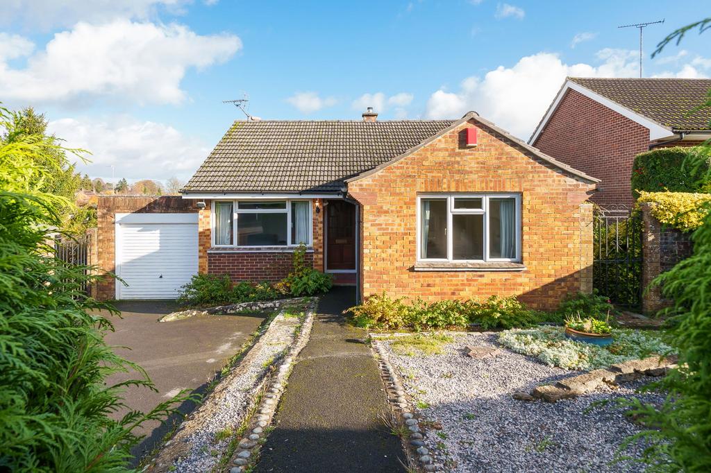 Wessex Drive, Winchester, SO22 3 bed detached house - £600,000