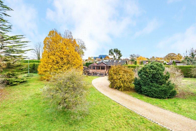 Lower Ash Estate, Shepperton, TW17 3 bed detached house - £1,200,000