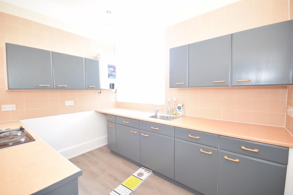 Union Street Ryde PO33 2 bed flat - £850 pcm (£196 pw)