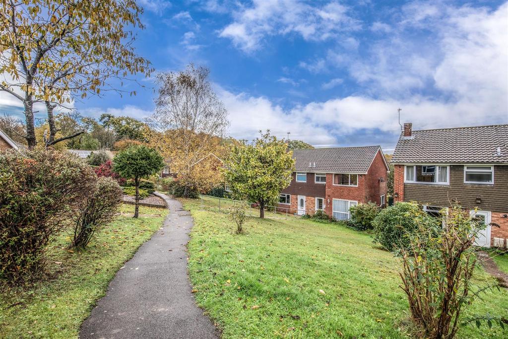 Firle Green Uckfield 3 Bed Semi Detached House £315 000