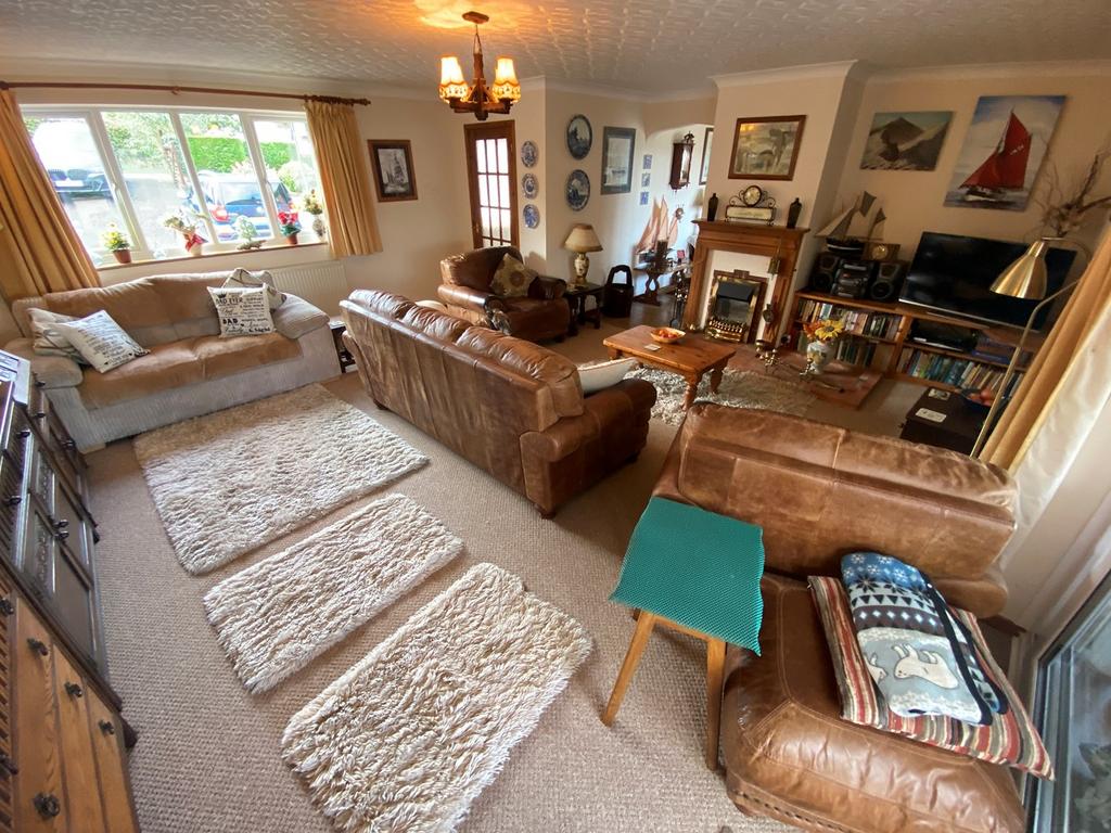 Cilcennin, Lampeter, SA48 3 bed detached bungalow for sale - £325,000