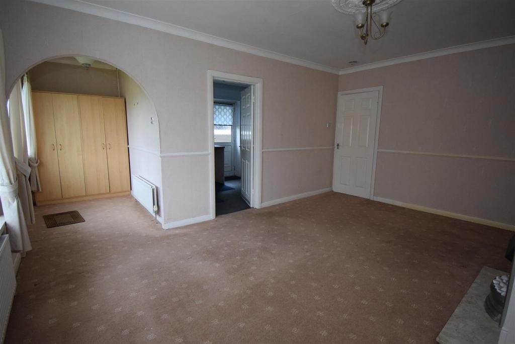 Holland Park Drive, Jarrow 2 bed semi-detached bungalow for sale - £170,000