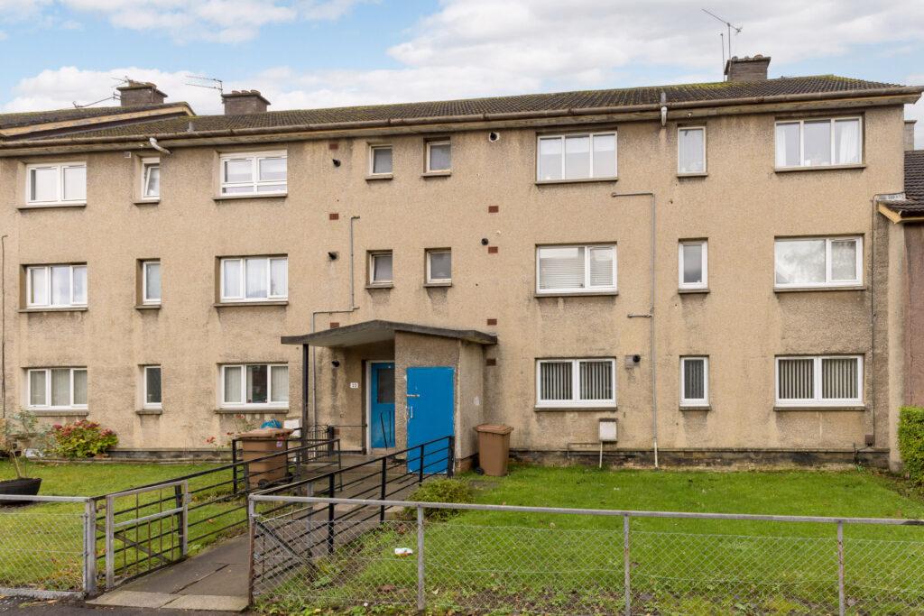 22/2 Durar Drive, Clermiston, EH4 7JJ 2 bed ground floor flat - £135,000