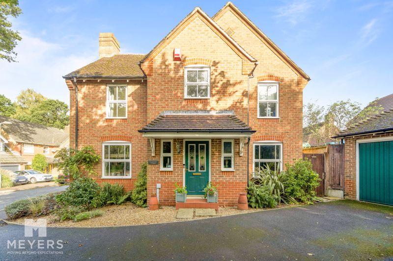 Casterbridge Road, Ferndown BH22 4 bed detached house - £550,000