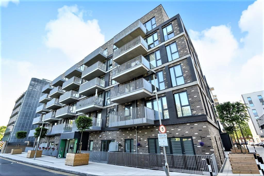 Crossways, Windsor Road, Slough... 2 bed apartment - £1,500 pcm (£346 pw)