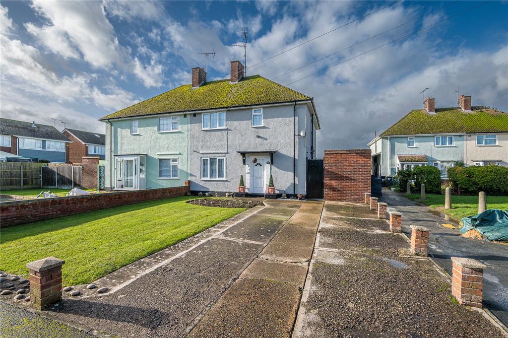 Twyford Avenue, Great Wakering... 3 bed semi-detached house - £335,000