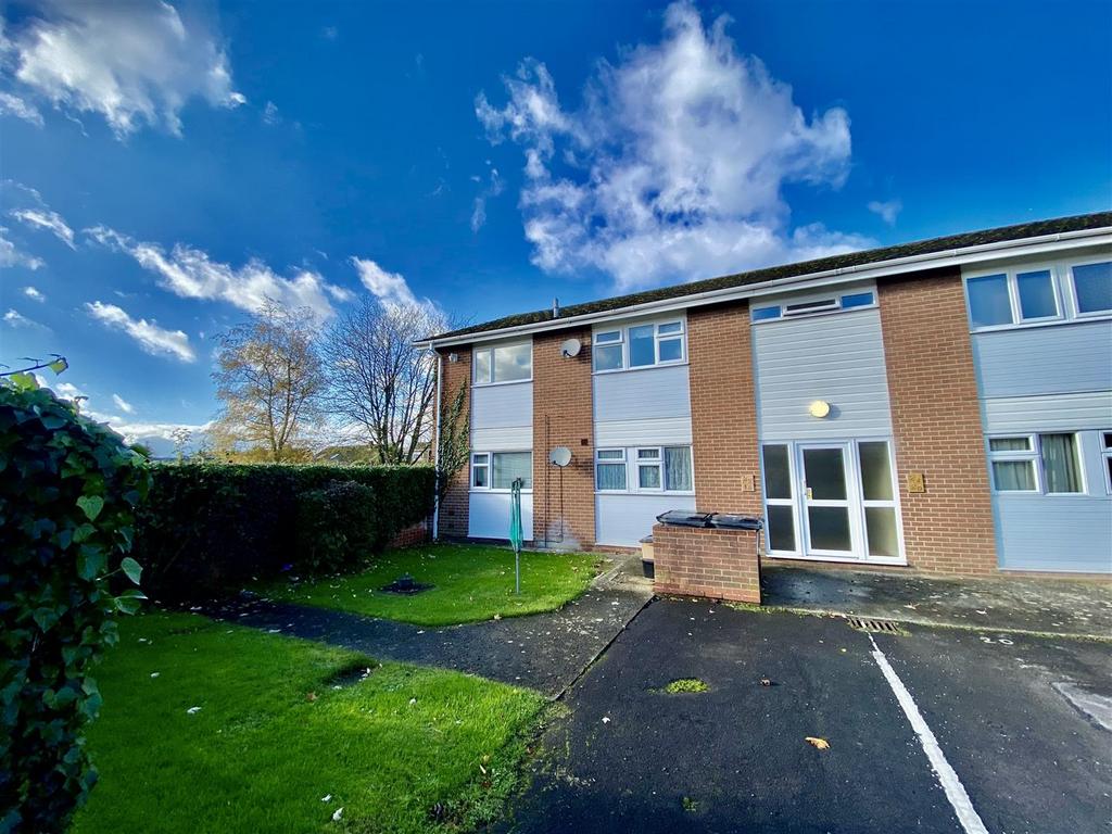 Wrenswood, Swindon SN3 2 bed flat - £149,995