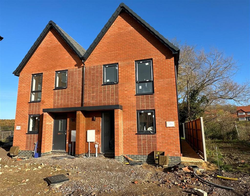 Phoenix Close, Brockworth, Gloucester 2 bed semi-detached house for ...