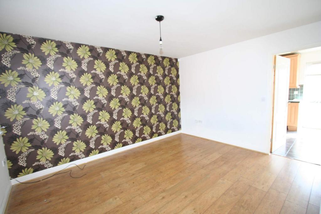 Worsley Place, Newbold, Rochdale 3 bed terraced house - £700 pcm (£162 pw)
