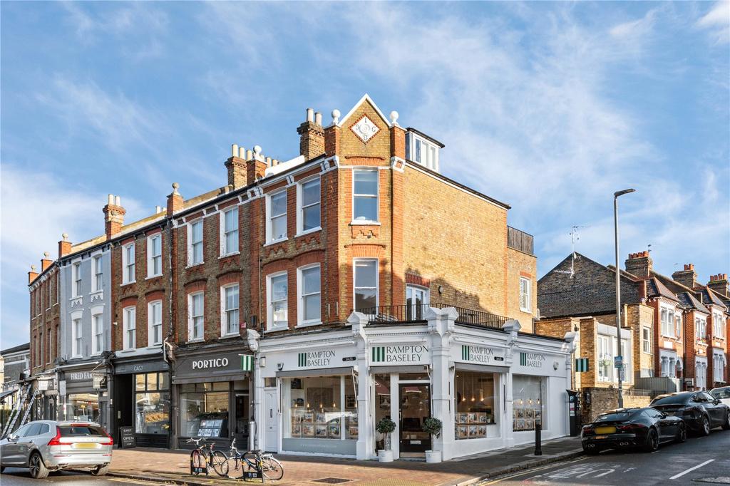 Northcote Road, SW11 Studio - £1,473 pcm (£340 pw)
