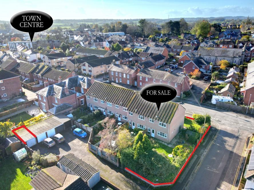 East Borough, Wimborne, Dorset, BH21 1PL 3 bed end of terrace house - £ ...