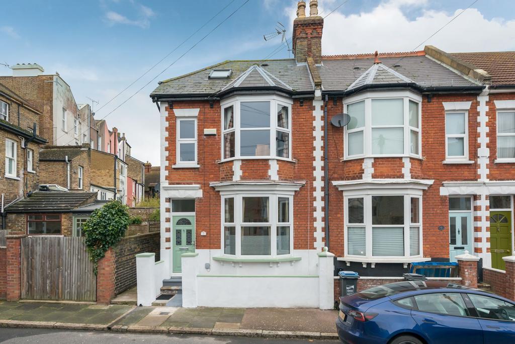 Hatfield Road, Ramsgate, CT11 3 bed end of terrace house - £360,000