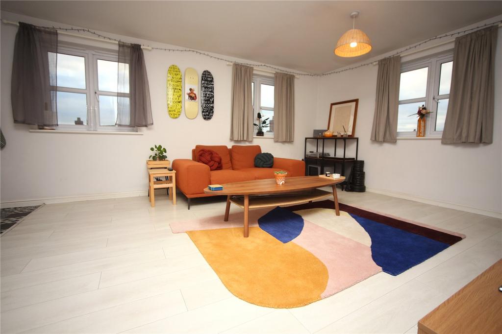 Persimmon Gardens, Cheltenham... 1 bed apartment - £800 pcm (£185 pw)